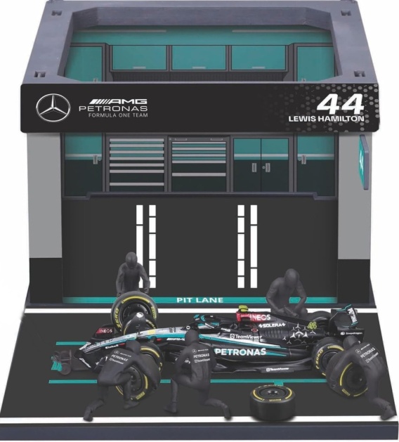 ZESTAW Mercedes F1 #44 L. Hamilton Pit Stop diorama 2024 W15 BBurago 1: ...